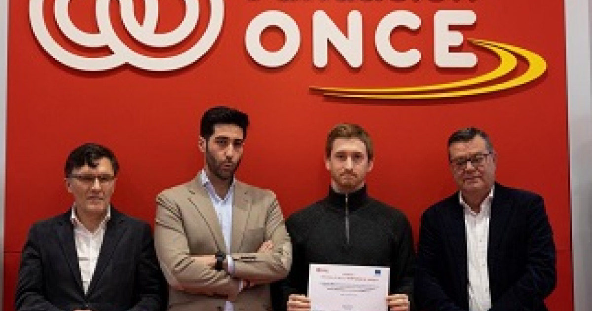 Un joven de Navarra recibe una de las becas de Investigación